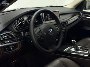 Black BMW X5 2014 in Avizieniai, with an engine capacity of 3.00 L and mileage of 213 thousand km for 17000 €, photo 8 on AUTOMOTO.COM.LV