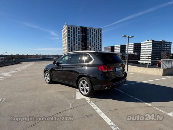 Black BMW X5 2014 in Tallinn, with an engine capacity of 3.00 L and mileage of 268 thousand km for 20700 €, photo 5 on AUTOMOTO.COM.LV