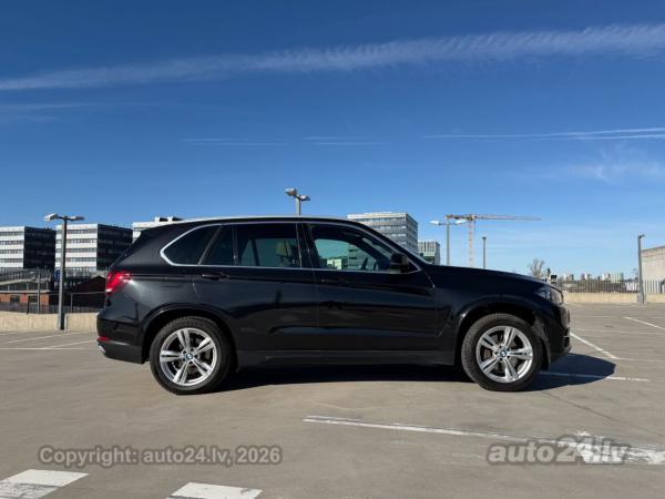 Black BMW X5 2014 in Tallinn, with an engine capacity of 3.00 L and mileage of 268 thousand km for 20700 €, photo 8 on AUTOMOTO.COM.LV