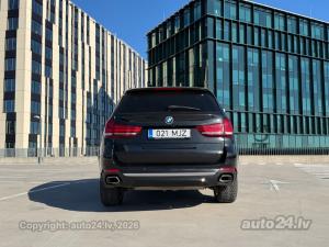 Black BMW X5 2014 in Tallinn, with an engine capacity of 3.00 L and mileage of 268 thousand km for 20700 €, photo 6 on AUTOMOTO.COM.LV