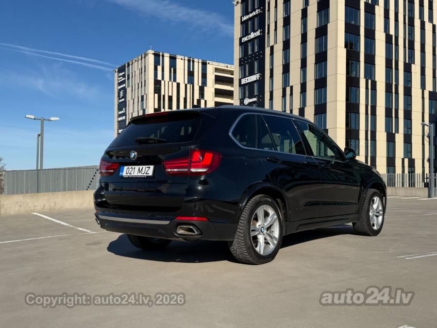 Black BMW X5 2014 in Tallinn, with an engine capacity of 3.00 L and mileage of 268 thousand km for 20700 €, photo 7 on AUTOMOTO.COM.LV