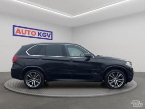 Melns BMW X5 2014 Viļņa, ar dzinēja tilpumu 3.00 L un nobraukumu 281 tūkst. km par 19499 €, foto 5 vietnē AUTOMOTO.COM.LV