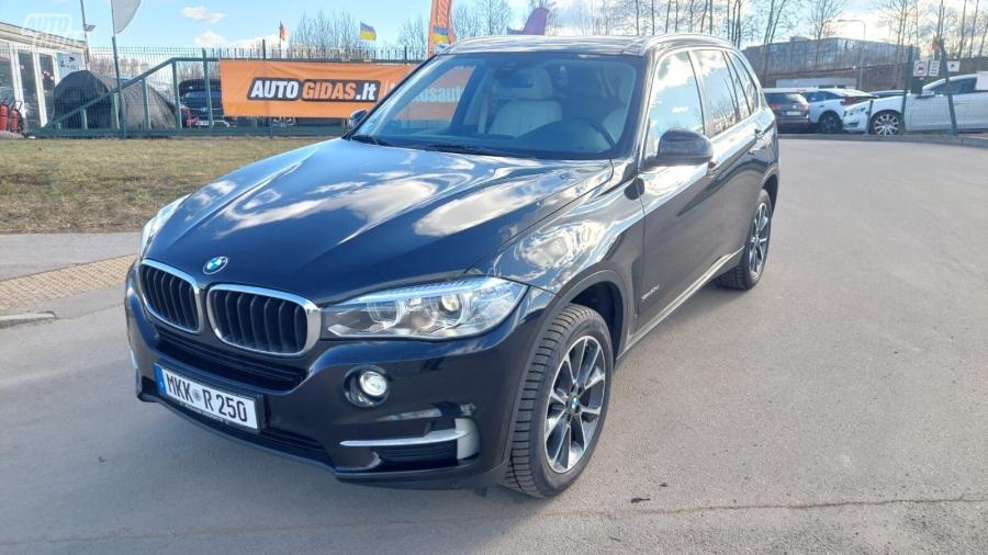Black BMW X5 2014 in Kaunas, with an engine capacity of 3.00 L and mileage of 342 thousand km for 14500 €, photo 1 on AUTOMOTO.COM.LV