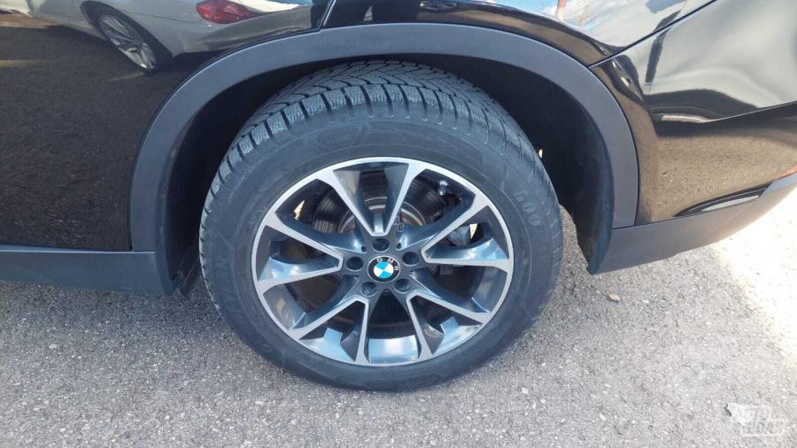 Black BMW X5 2014 in Kaunas, with an engine capacity of 3.00 L and mileage of 342 thousand km for 14500 €, photo 16 on AUTOMOTO.COM.LV