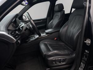 Black BMW X5 2014 in Vilnius, with an engine capacity of 3.00 L and mileage of 281 thousand km for 18999 €, photo 12 on AUTOMOTO.COM.LV