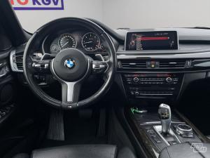 Black BMW X5 2014 in Vilnius, with an engine capacity of 3.00 L and mileage of 281 thousand km for 18999 €, photo 14 on AUTOMOTO.COM.LV