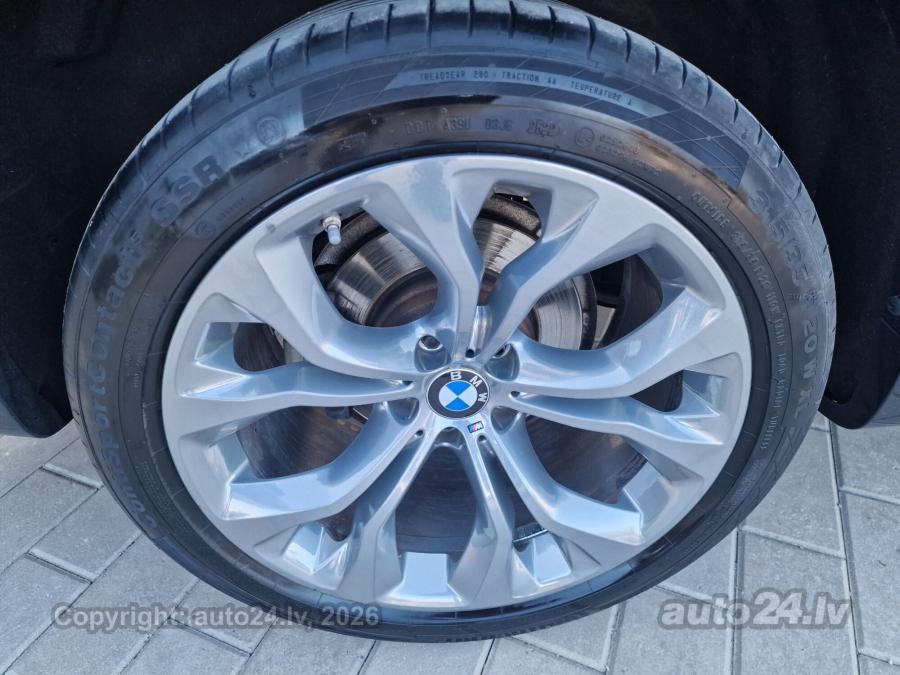 Black BMW X5 2014 in Tartu, with an engine capacity of 3.00 L and mileage of 228 thousand km for 23490 €, photo 12 on AUTOMOTO.COM.LV