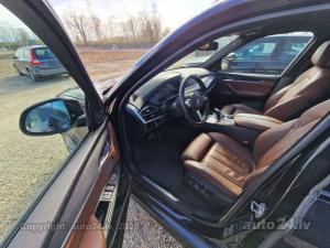 Black BMW X5 2014 in Tartu, with an engine capacity of 3.00 L and mileage of 228 thousand km for 23490 €, photo 13 on AUTOMOTO.COM.LV