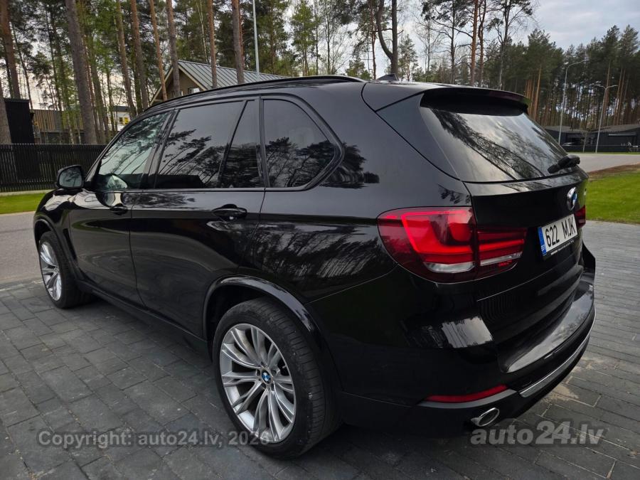 Melns BMW X5 2014 Tallina, ar dzinēja tilpumu 3.00 L un nobraukumu 282 tūkst. km par 16490 €, foto 3 vietnē AUTOMOTO.COM.LV