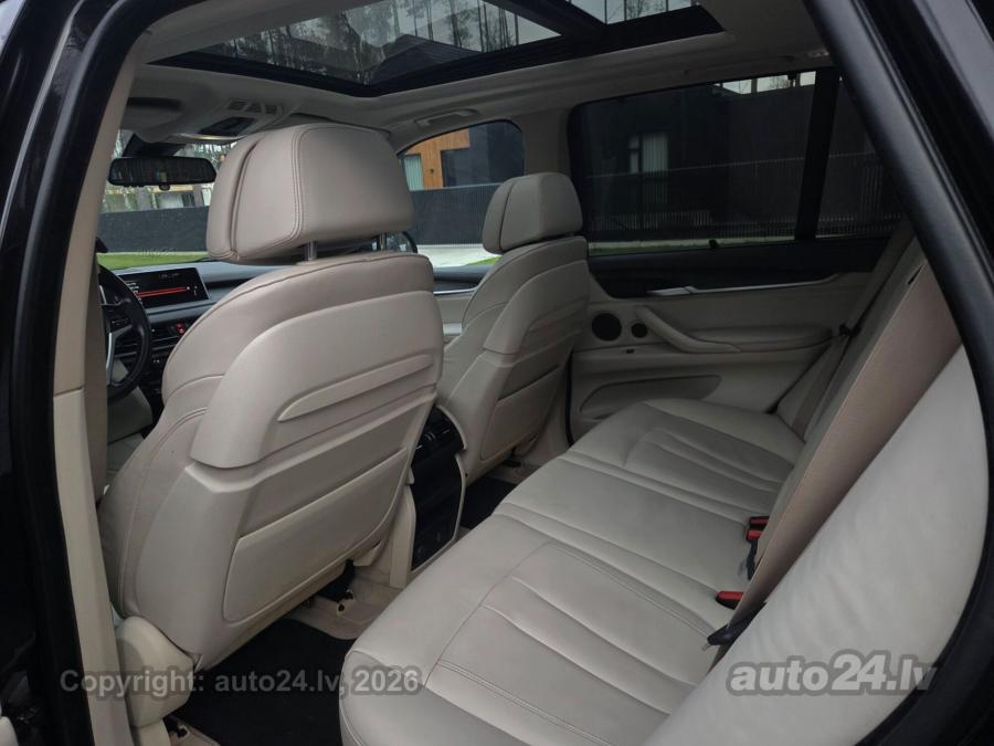 Melns BMW X5 2014 Tallina, ar dzinēja tilpumu 3.00 L un nobraukumu 282 tūkst. km par 16490 €, foto 10 vietnē AUTOMOTO.COM.LV