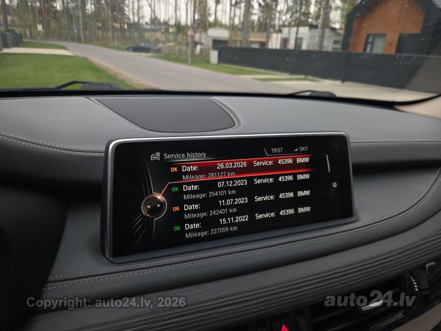 Melns BMW X5 2014 Tallina, ar dzinēja tilpumu 3.00 L un nobraukumu 282 tūkst. km par 16490 €, foto 14 vietnē AUTOMOTO.COM.LV