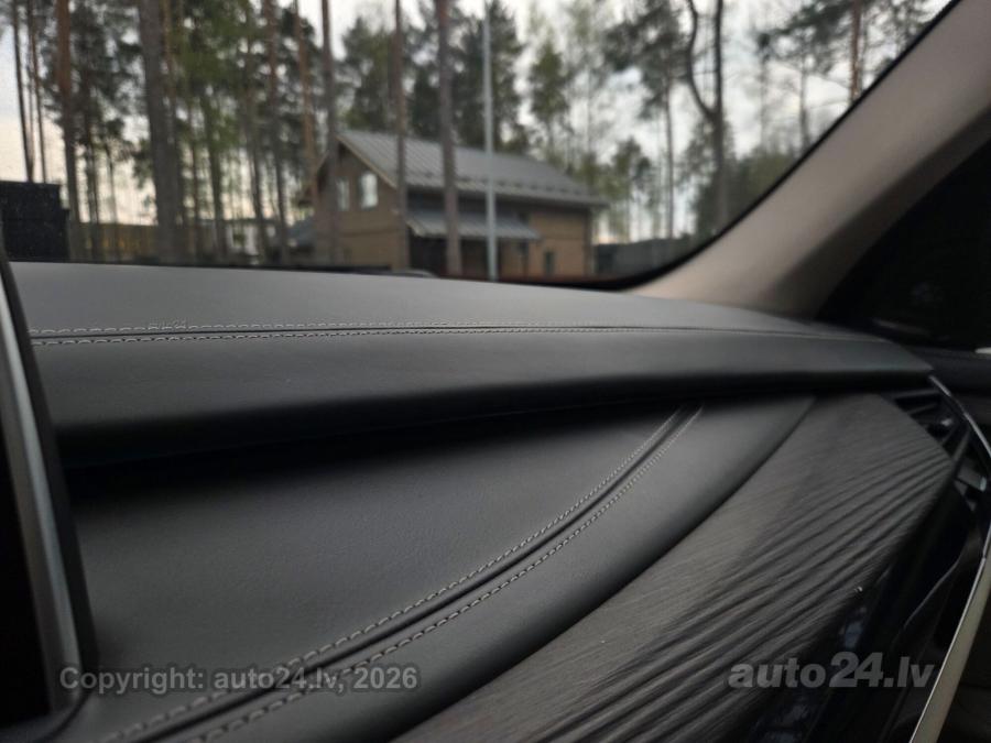 Melns BMW X5 2014 Tallina, ar dzinēja tilpumu 3.00 L un nobraukumu 282 tūkst. km par 16490 €, foto 21 vietnē AUTOMOTO.COM.LV