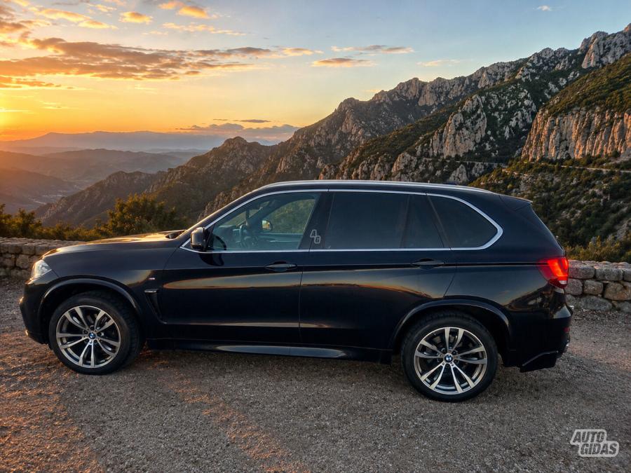 Black BMW X5 2014 in Vilnius, with an engine capacity of 3.00 L and mileage of 285 thousand km for 20500 €, photo 7 on AUTOMOTO.COM.LV