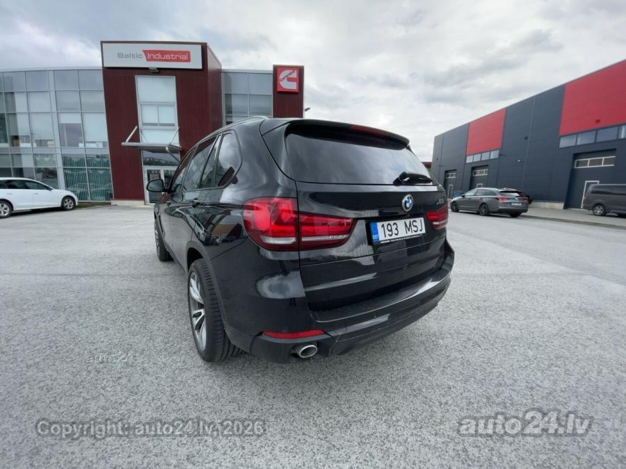 Melns BMW X5 2014 Tallina, ar dzinēja tilpumu 3.00 L un nobraukumu 290 tūkst. km par 19999 €, foto 3 vietnē AUTOMOTO.COM.LV