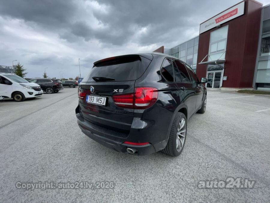 Melns BMW X5 2014 Tallina, ar dzinēja tilpumu 3.00 L un nobraukumu 290 tūkst. km par 19999 €, foto 6 vietnē AUTOMOTO.COM.LV