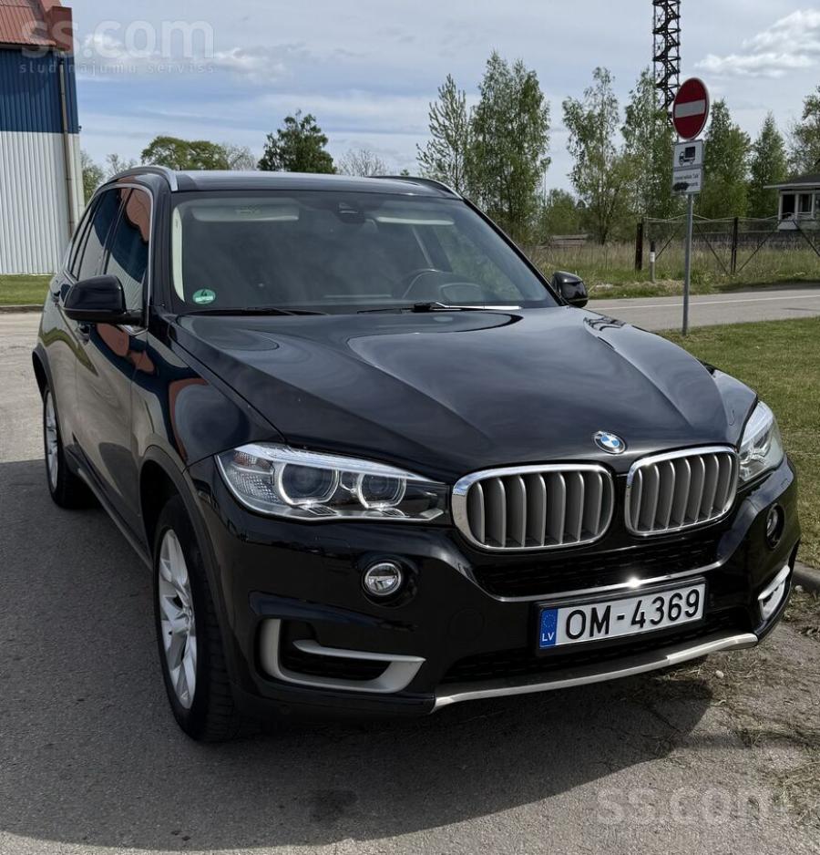Melns BMW X5 2014 Jēkabpils, ar dzinēja tilpumu 3.00 L un nobraukumu 296 tūkst. km par 17200 €, foto 1 vietnē AUTOMOTO.COM.LV