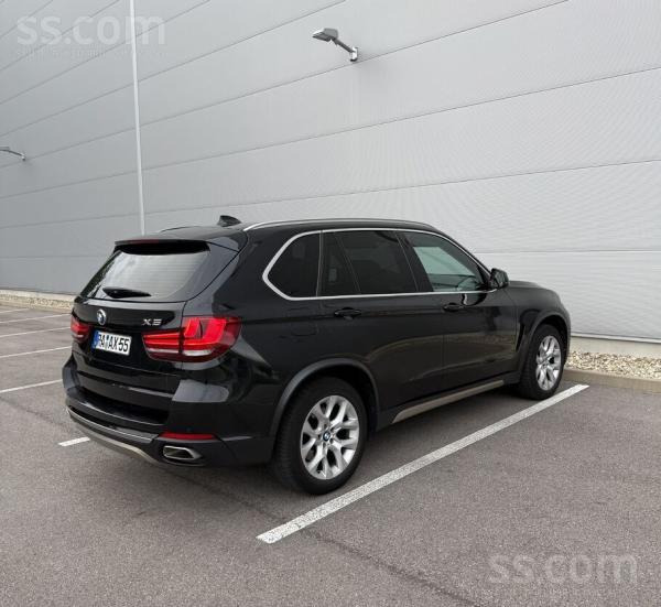 Melns BMW X5 2014 Jēkabpils, ar dzinēja tilpumu 3.00 L un nobraukumu 296 tūkst. km par 17200 €, foto 6 vietnē AUTOMOTO.COM.LV