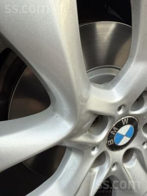 Melns BMW X5 2014 Jēkabpils, ar dzinēja tilpumu 3.00 L un nobraukumu 296 tūkst. km par 17200 €, foto 19 vietnē AUTOMOTO.COM.LV