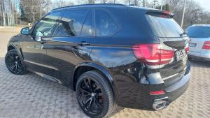 Black BMW X5 2014 in Riga, with an engine capacity of 3.00 L and mileage of 206 thousand km for 16950 €, photo 10 on AUTOMOTO.COM.LV