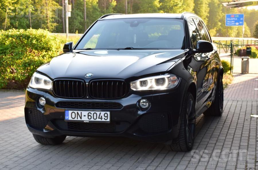 Black BMW X5 2014 in Riga, with an engine capacity of 3.00 L and mileage of 284 thousand km for 19950 €, photo 1 on AUTOMOTO.COM.LV