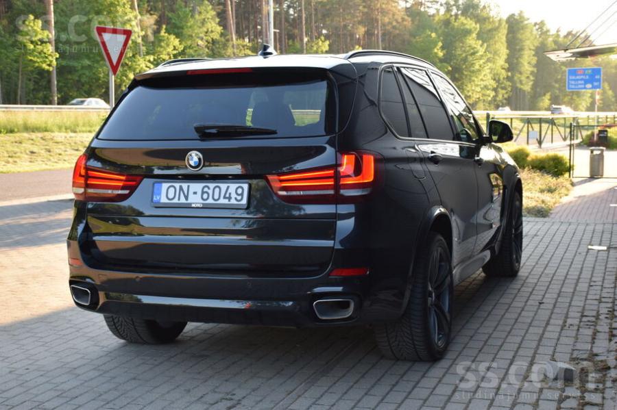 Black BMW X5 2014 in Riga, with an engine capacity of 3.00 L and mileage of 284 thousand km for 19950 €, photo 3 on AUTOMOTO.COM.LV