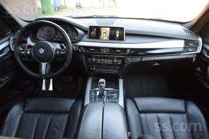 Black BMW X5 2014 in Riga, with an engine capacity of 3.00 L and mileage of 284 thousand km for 19950 €, photo 10 on AUTOMOTO.COM.LV