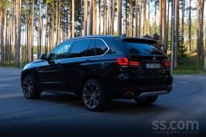 Melns BMW X5 2014 Rīga, ar dzinēja tilpumu 3.00 L un nobraukumu 228 tūkst. km par 18700 €, foto 6 vietnē AUTOMOTO.COM.LV