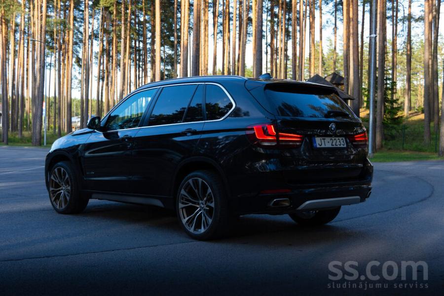 Melns BMW X5 2014 Rīga, ar dzinēja tilpumu 3.00 L un nobraukumu 228 tūkst. km par 18700 €, foto 6 vietnē AUTOMOTO.COM.LV