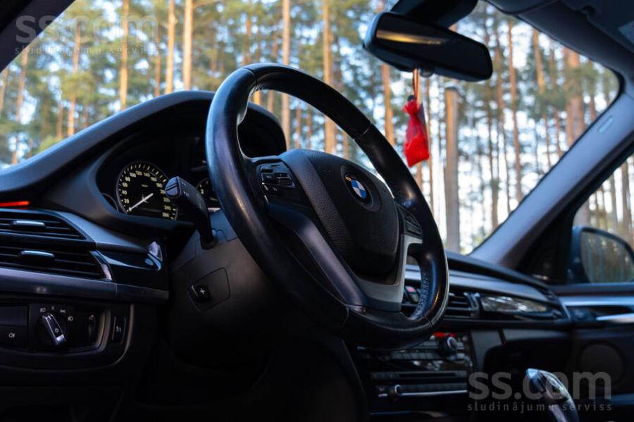 Melns BMW X5 2014 Rīga, ar dzinēja tilpumu 3.00 L un nobraukumu 228 tūkst. km par 18700 €, foto 17 vietnē AUTOMOTO.COM.LV
