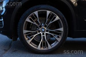 Melns BMW X5 2014 Rīga, ar dzinēja tilpumu 3.00 L un nobraukumu 228 tūkst. km par 18700 €, foto 26 vietnē AUTOMOTO.COM.LV