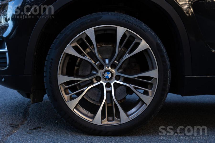 Melns BMW X5 2014 Rīga, ar dzinēja tilpumu 3.00 L un nobraukumu 228 tūkst. km par 18700 €, foto 26 vietnē AUTOMOTO.COM.LV