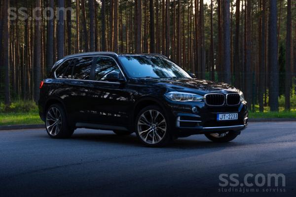 Black BMW X5 2014 in Riga, with an engine capacity of 3.00 L and mileage of 228 thousand km for 18700 €, photo 3 on AUTOMOTO.COM.LV