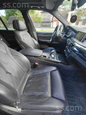 Melns BMW X5 2014 Ventspils, ar dzinēja tilpumu 3.00 L un nobraukumu 290 tūkst. km par 21500 €, foto 4 vietnē AUTOMOTO.COM.LV