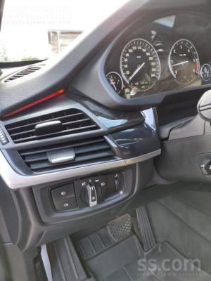 Melns BMW X5 2014 Ventspils, ar dzinēja tilpumu 3.00 L un nobraukumu 290 tūkst. km par 21500 €, foto 16 vietnē AUTOMOTO.COM.LV
