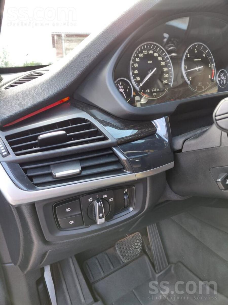 Melns BMW X5 2014 Ventspils, ar dzinēja tilpumu 3.00 L un nobraukumu 290 tūkst. km par 21500 €, foto 16 vietnē AUTOMOTO.COM.LV