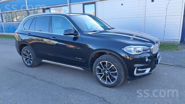 Melns BMW X5 2014 Rīga, ar dzinēja tilpumu 2.00 L un nobraukumu 209 tūkst. km par 20950 €, foto 1 vietnē AUTOMOTO.COM.LV