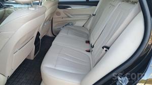 Black BMW X5 2014 in Riga, with an engine capacity of 2.00 L and mileage of 209 thousand km for 20950 €, photo 16 on AUTOMOTO.COM.LV