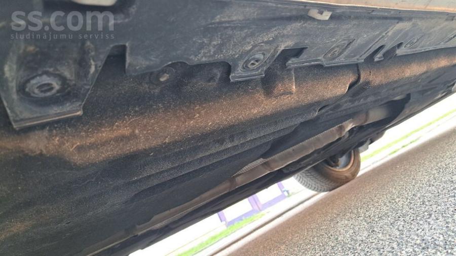 Black BMW X5 2014 in Riga, with an engine capacity of 2.00 L and mileage of 209 thousand km for 20950 €, photo 28 on AUTOMOTO.COM.LV