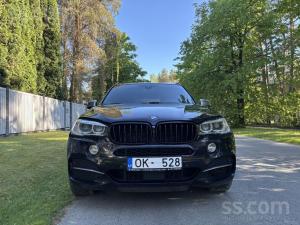 Melns BMW X5 2014 Rīga, ar dzinēja tilpumu 3.00 L un nobraukumu 286 tūkst. km par 24000 €, foto 4 vietnē AUTOMOTO.COM.LV