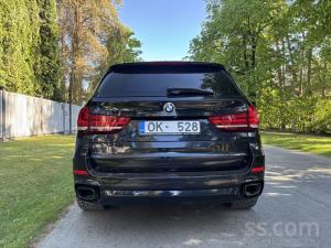 Melns BMW X5 2014 Rīga, ar dzinēja tilpumu 3.00 L un nobraukumu 286 tūkst. km par 24000 €, foto 7 vietnē AUTOMOTO.COM.LV