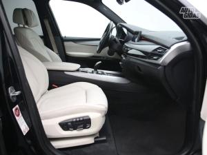 Black BMW X5 2014 in Vilnius, with an engine capacity of 3.00 L and mileage of 205 thousand km for 22999 €, photo 15 on AUTOMOTO.COM.LV