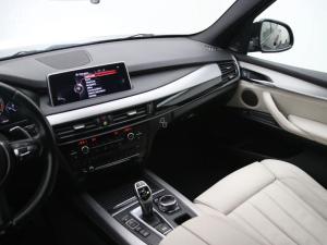 Black BMW X5 2014 in Vilnius, with an engine capacity of 3.00 L and mileage of 205 thousand km for 22999 €, photo 22 on AUTOMOTO.COM.LV