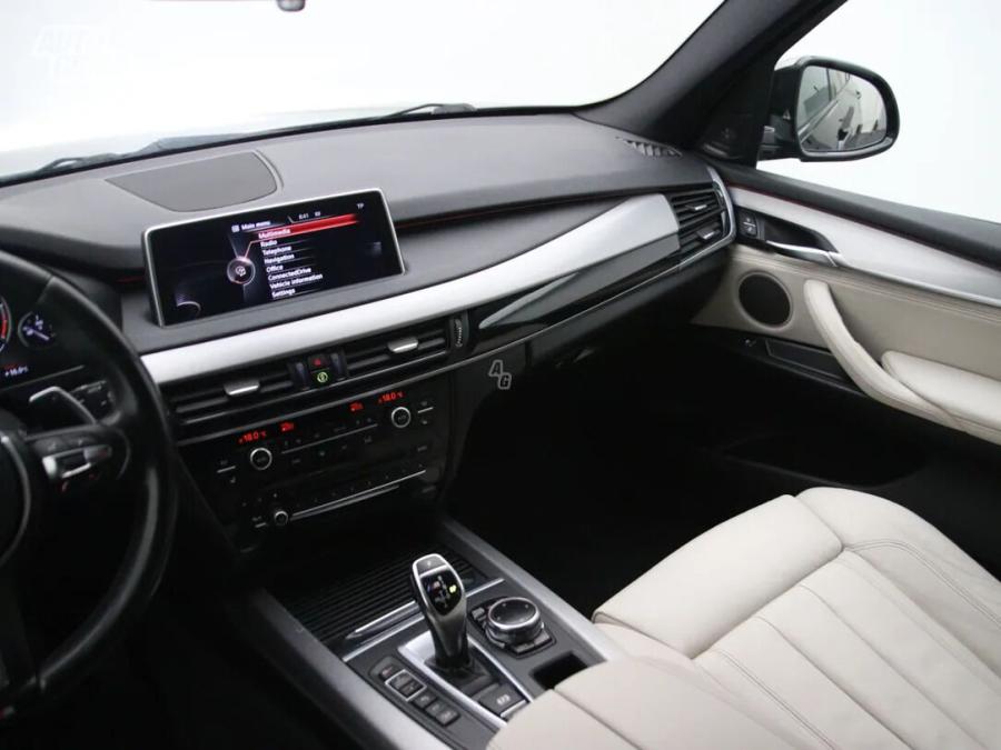 Black BMW X5 2014 in Vilnius, with an engine capacity of 3.00 L and mileage of 205 thousand km for 22999 €, photo 22 on AUTOMOTO.COM.LV