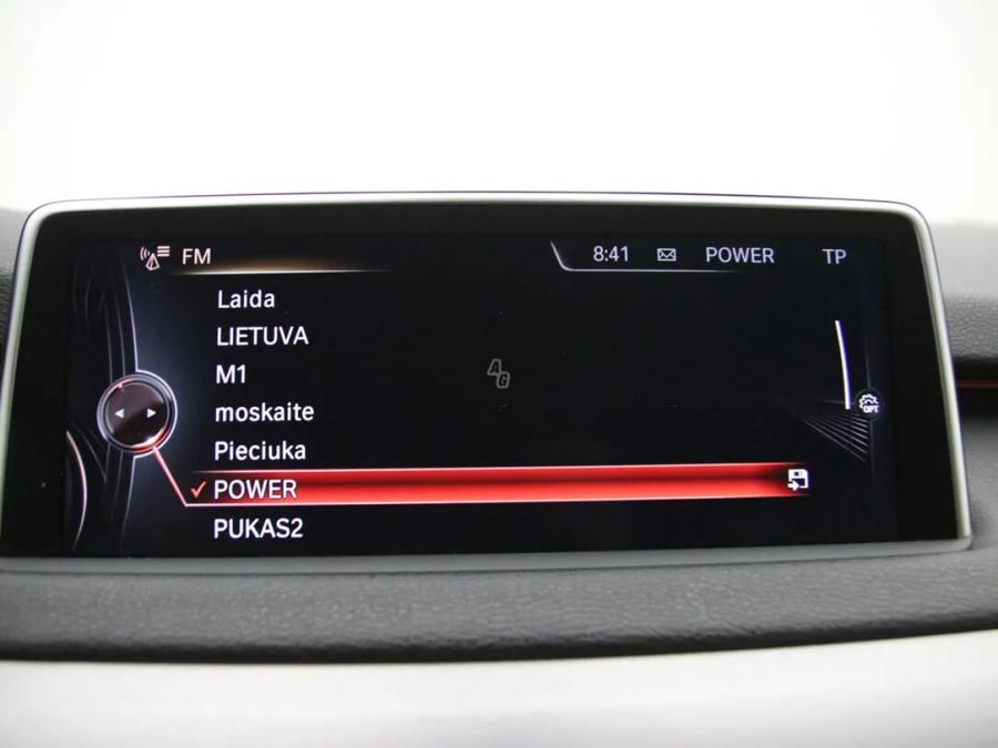 Black BMW X5 2014 in Vilnius, with an engine capacity of 3.00 L and mileage of 205 thousand km for 22999 €, photo 23 on AUTOMOTO.COM.LV