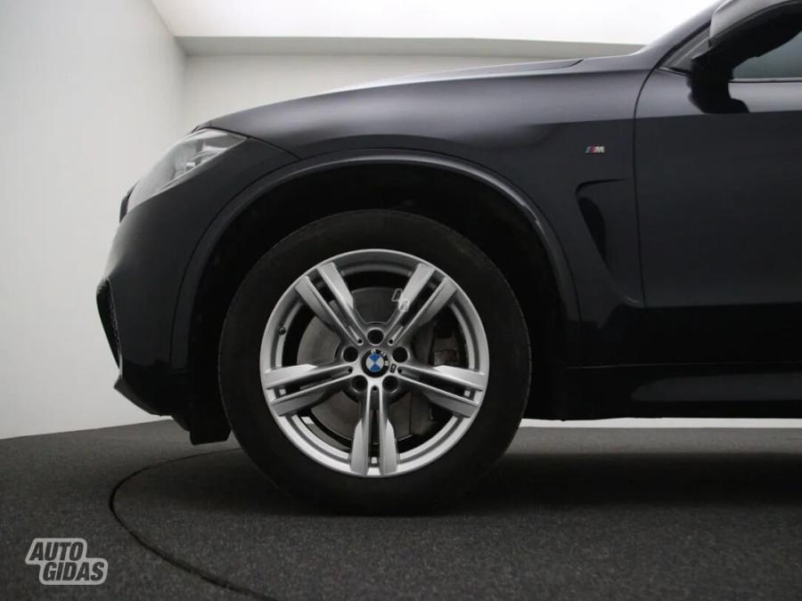 Black BMW X5 2014 in Vilnius, with an engine capacity of 3.00 L and mileage of 205 thousand km for 22999 €, photo 29 on AUTOMOTO.COM.LV
