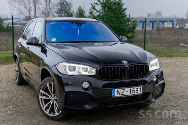 Melns BMW X5 2014 Rīga, ar dzinēja tilpumu 3.00 L un nobraukumu 0 tūkst. km par 24290 €, foto 3 vietnē AUTOMOTO.COM.LV