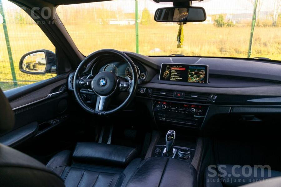 Black BMW X5 2014 in Riga, with an engine capacity of 3.00 L and mileage of 0 thousand km for 24290 €, photo 15 on AUTOMOTO.COM.LV
