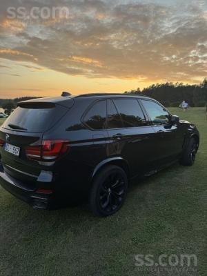 Melns BMW X5 2014 Rīga, ar dzinēja tilpumu 3.00 L un nobraukumu 227 tūkst. km par 22900 €, foto 18 vietnē AUTOMOTO.COM.LV