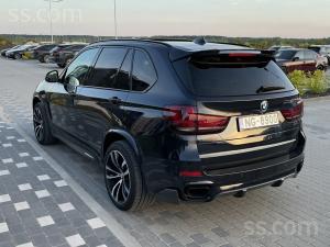 Melns BMW X5 2014 Rīga, ar dzinēja tilpumu 3.00 L un nobraukumu 210 tūkst. km par 30900 €, foto 5 vietnē AUTOMOTO.COM.LV