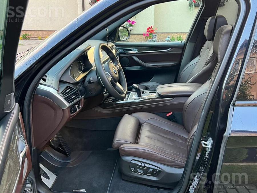 Melns BMW X5 2014 Rīga, ar dzinēja tilpumu 3.00 L un nobraukumu 210 tūkst. km par 30900 €, foto 10 vietnē AUTOMOTO.COM.LV